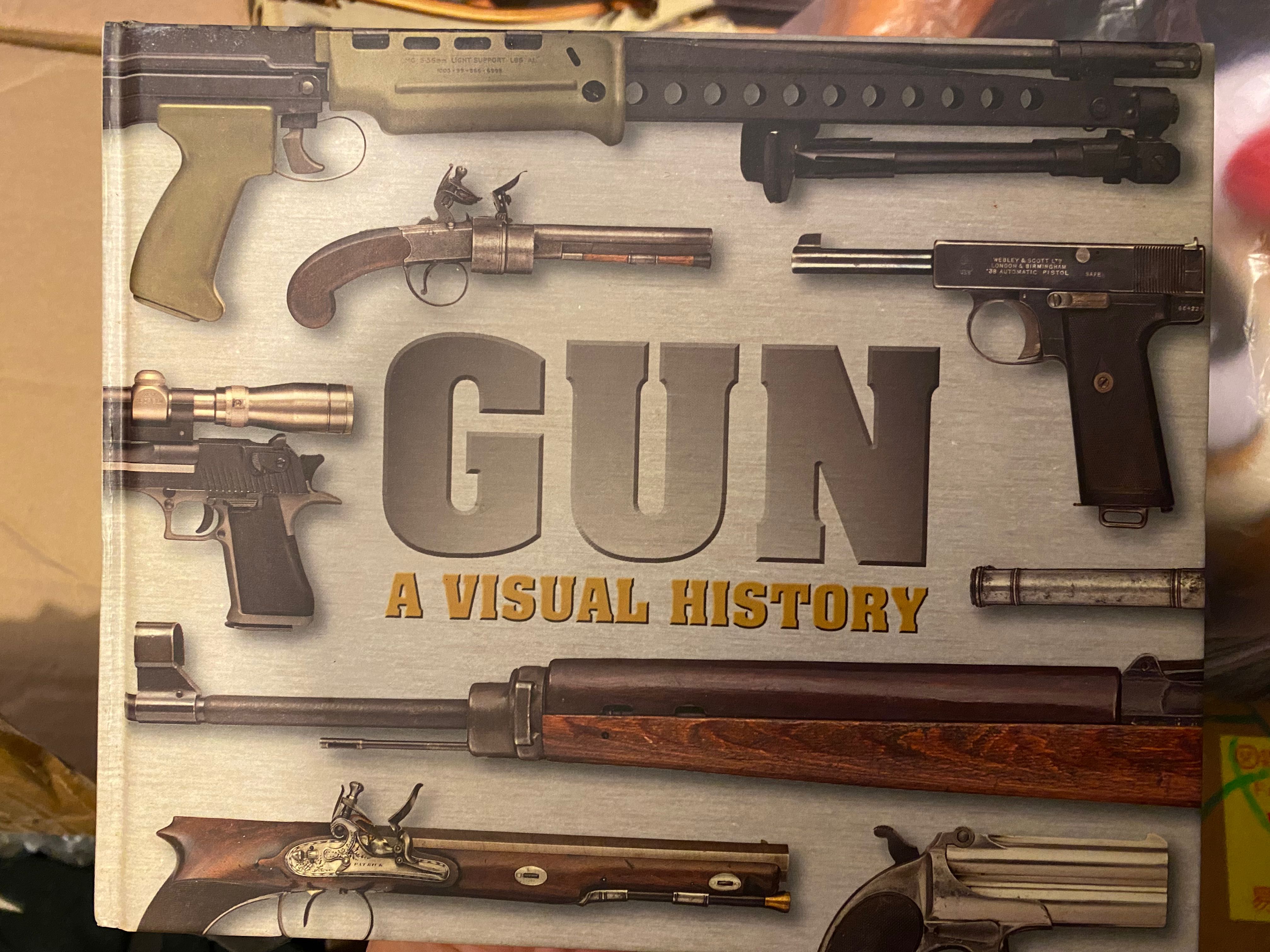 gun (a visual history), 興趣及遊戲, 書本 & 文具, 教科書 - Carousell