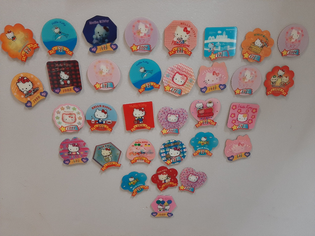 Hello Kitty Fridge Magnets, Hobbies & Toys, Memorabilia & Collectibles ...