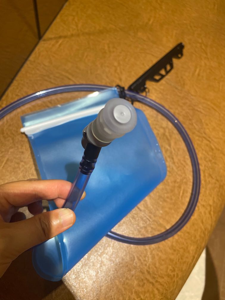 Hydration pack 1L, Sports Equipment, Bicycles & Parts, Parts ...