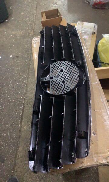 Mercedes Benz CLK w208 grill, Auto Accessories on Carousell