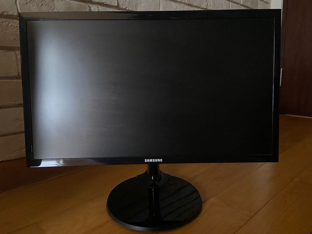 Samsung Monitor (HDMI), Computers & Tech, Desktops on Carousell