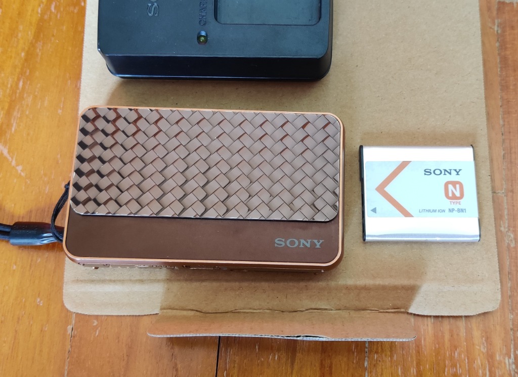 Sony Cyber shot T99D , Photography, Cameras on Carousell