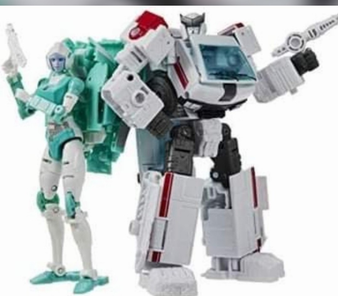 Transformers medic ratchet n liveline amazon exclusive, Hobbies & Toys ...