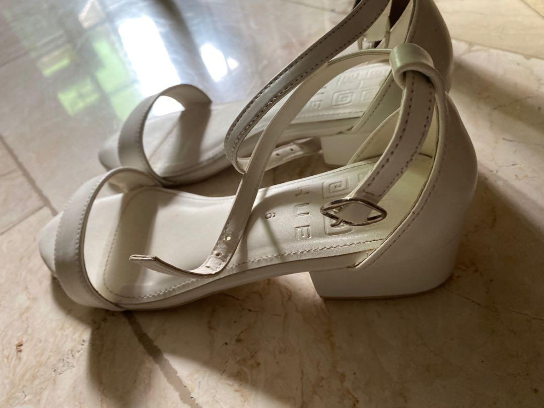 Hue Manila white 1 inch heels, Women's Fashion, Footwear, Heels on ...