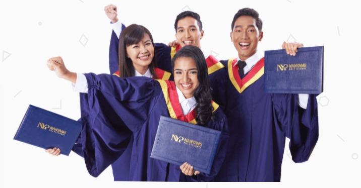 Nanyang Polytechnic 2021 Graduation Gown, Women's Fashion, Dresses ...