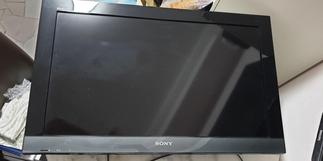 Sony Bravia 32" with Wall Mount, TV & Home Appliances, TV ...