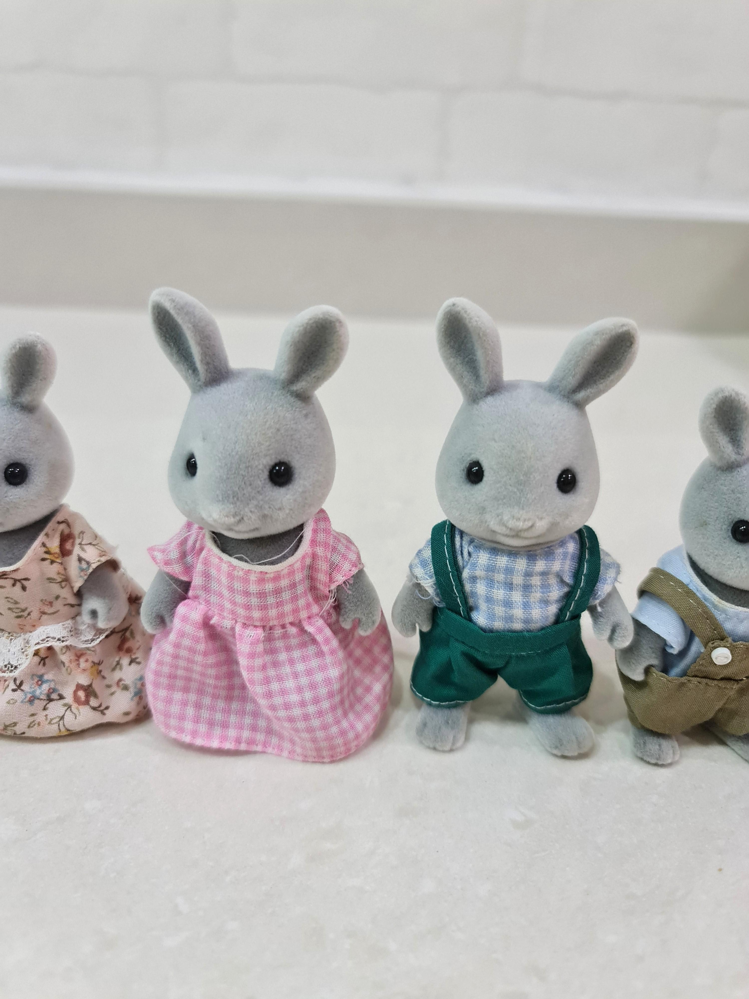 Sylvanian Families Grey Rabbit Family Open Handed Figurines, Hobbies ...