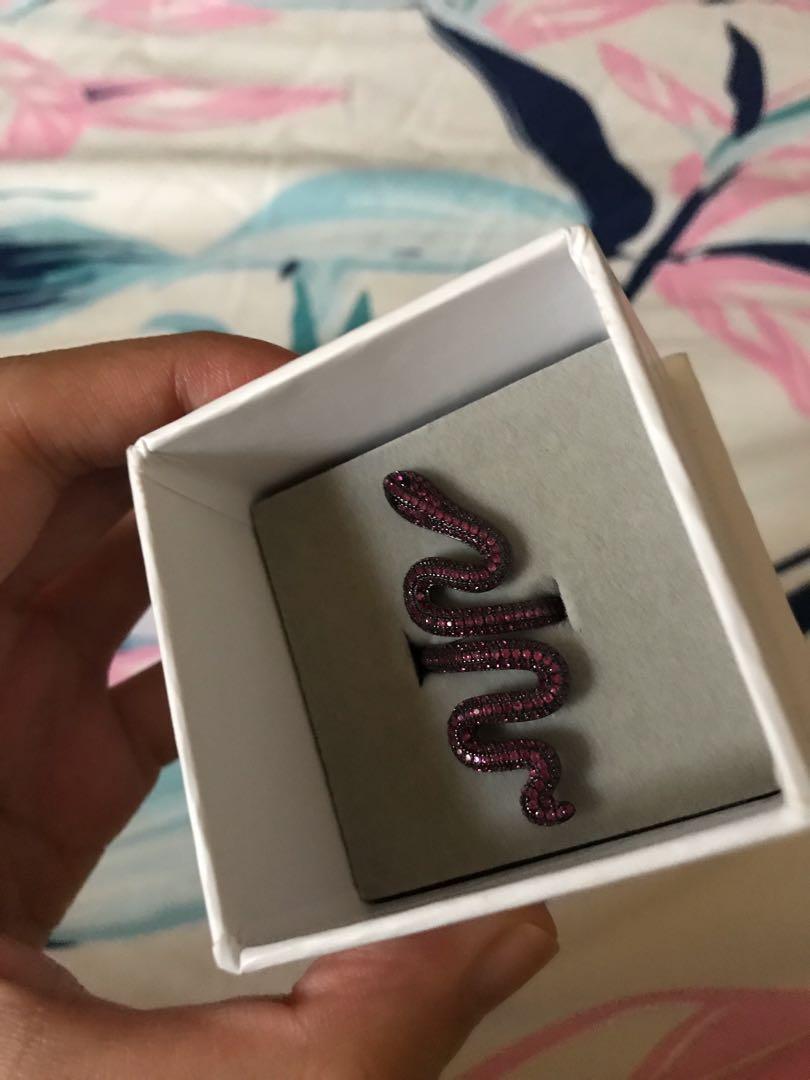 Taylor Swift Reputation Ring (Purple) - RARE, Hobbies & Toys ...