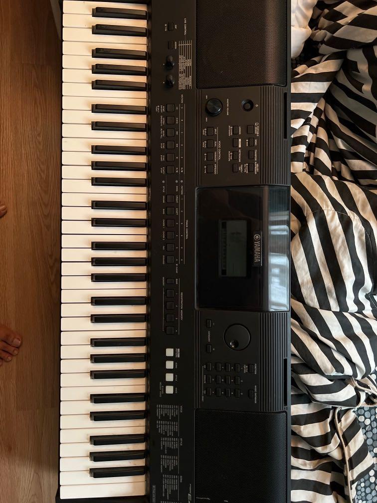 Yamaha keyboard PSR E453, Hobbies & Toys, Music & Media, Musical ...