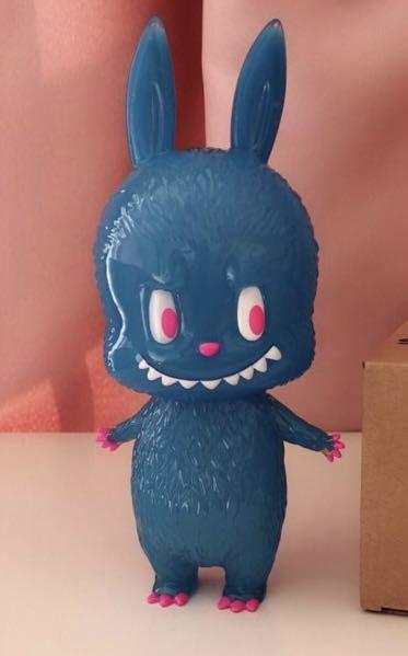 全新 How2work Labubu Halo GID 夜光版 Zimomo, 興趣及遊戲, 玩具 & 遊戲類 - Carousell