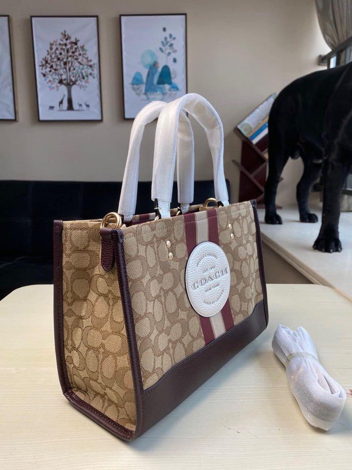 Coach Dempsey Carryall In Signature Jacquard, Women's Fashion, Bags ...