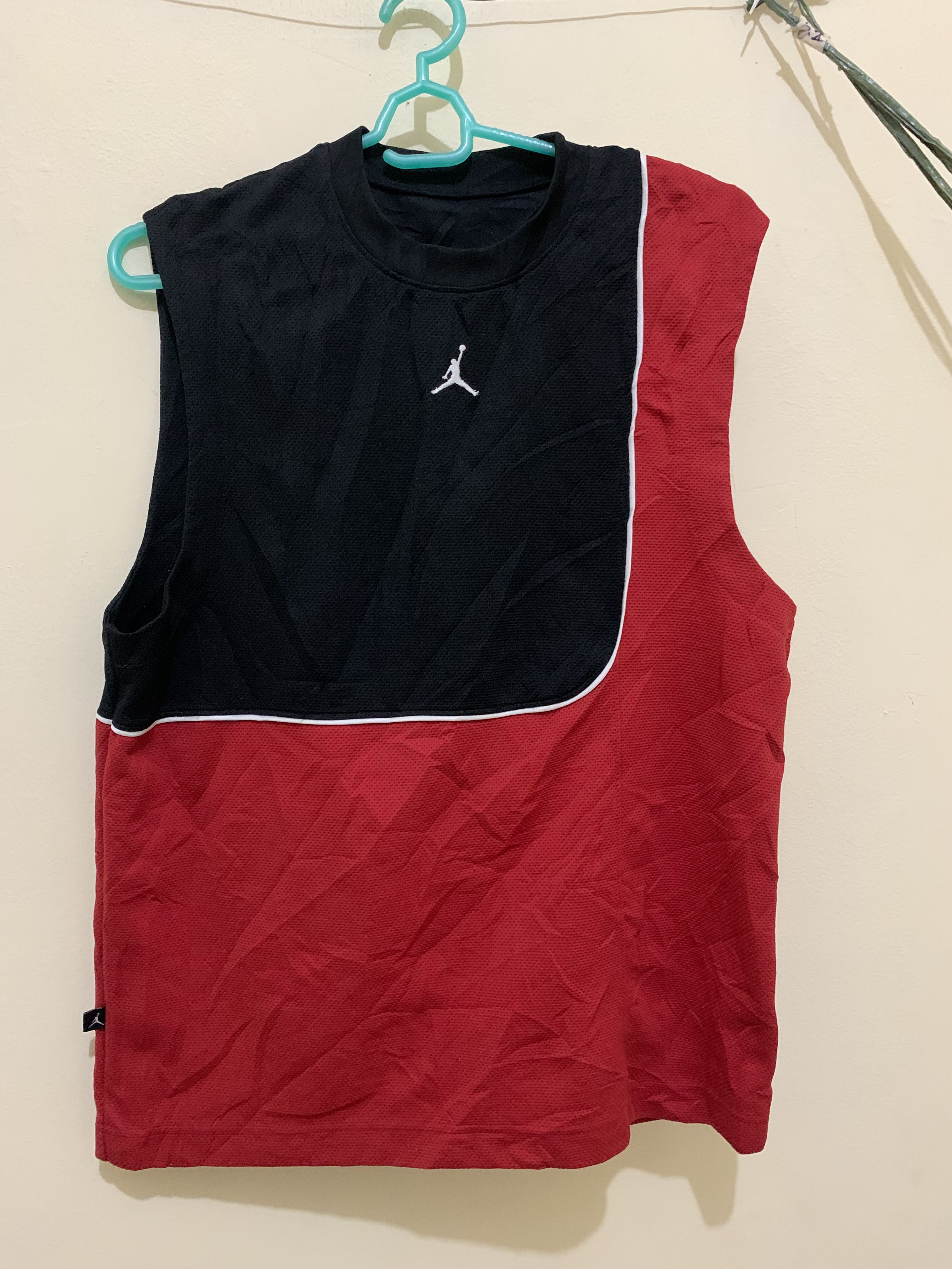 Jordan sando jersey, Men's Fashion, Activewear on Carousell