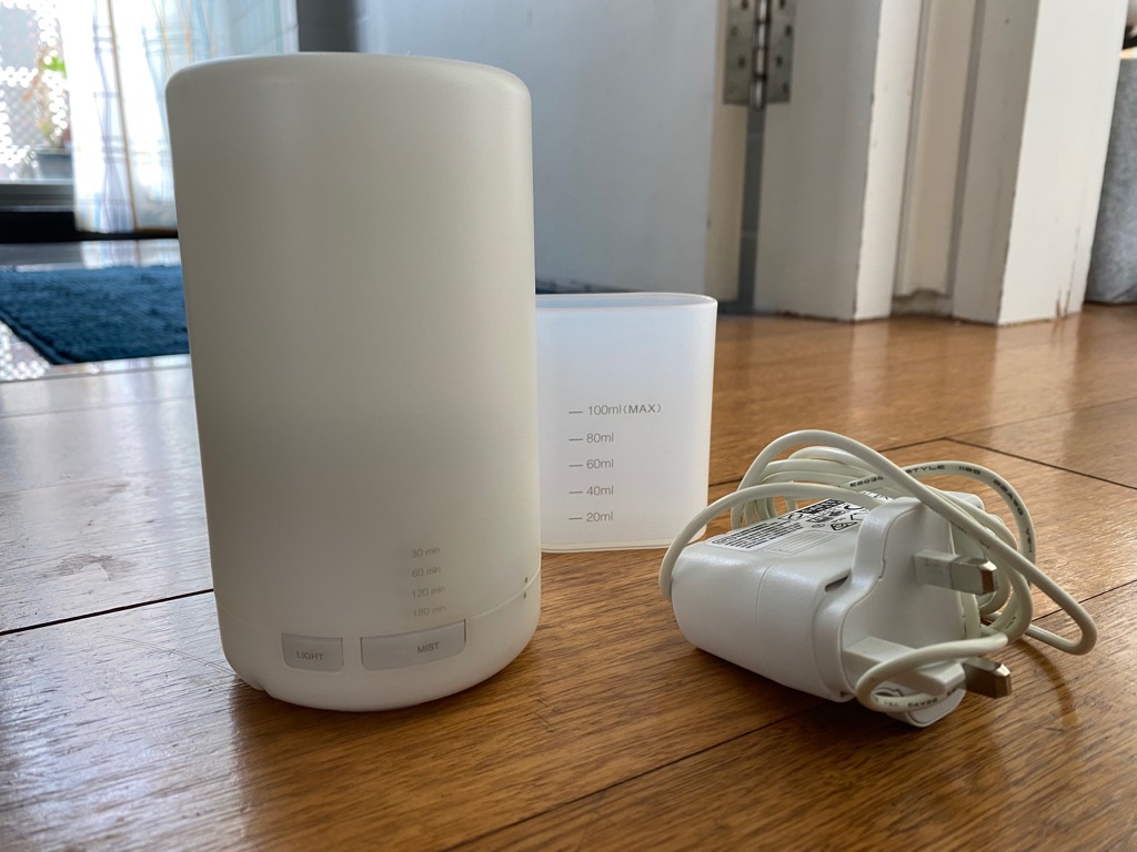 MUJI diffuser & 16 bottles of essential oils, TV & Home Appliances ...