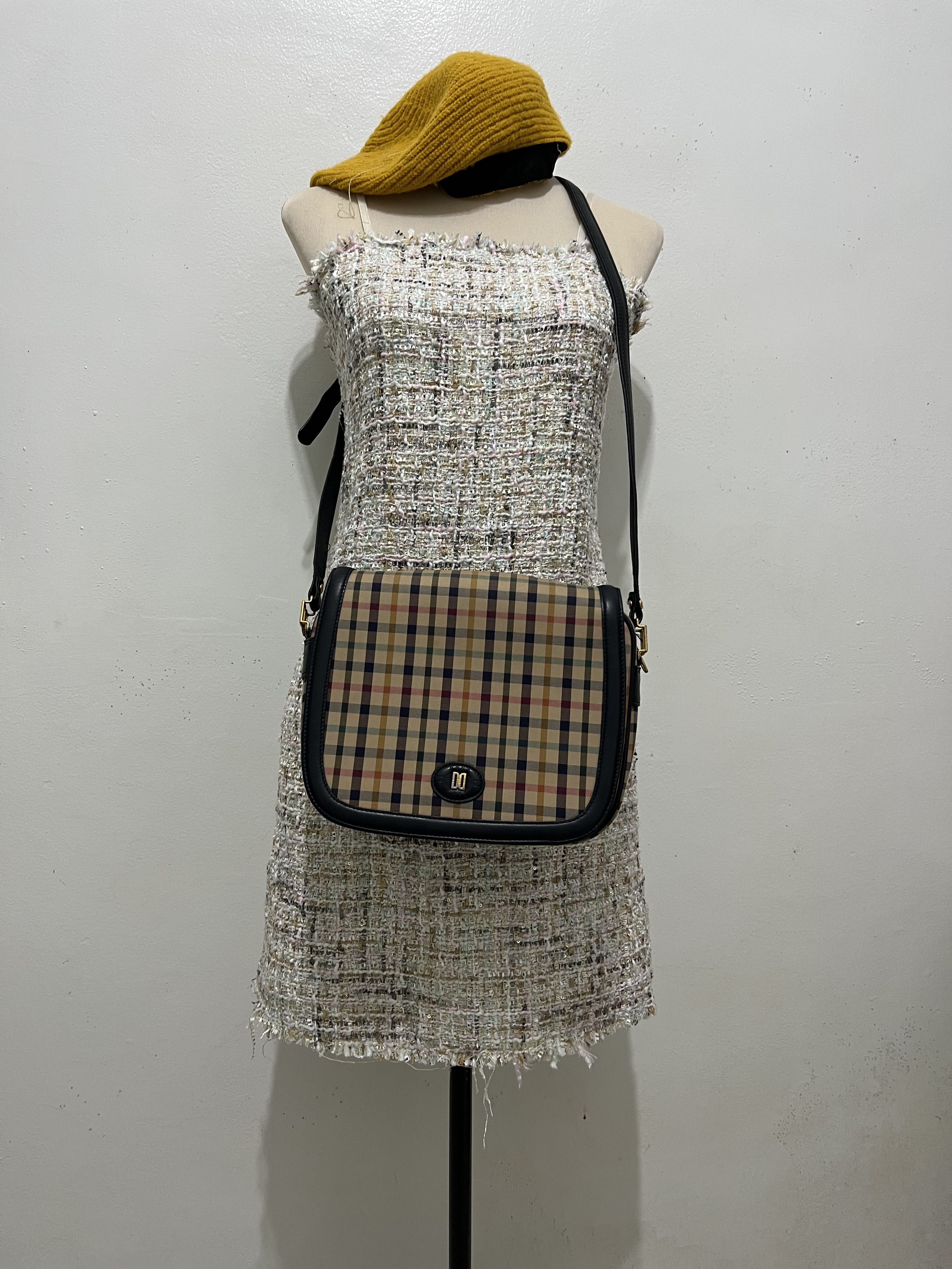 Original Daks, Women's Fashion, Bags & Wallets, Cross-body Bags on ...