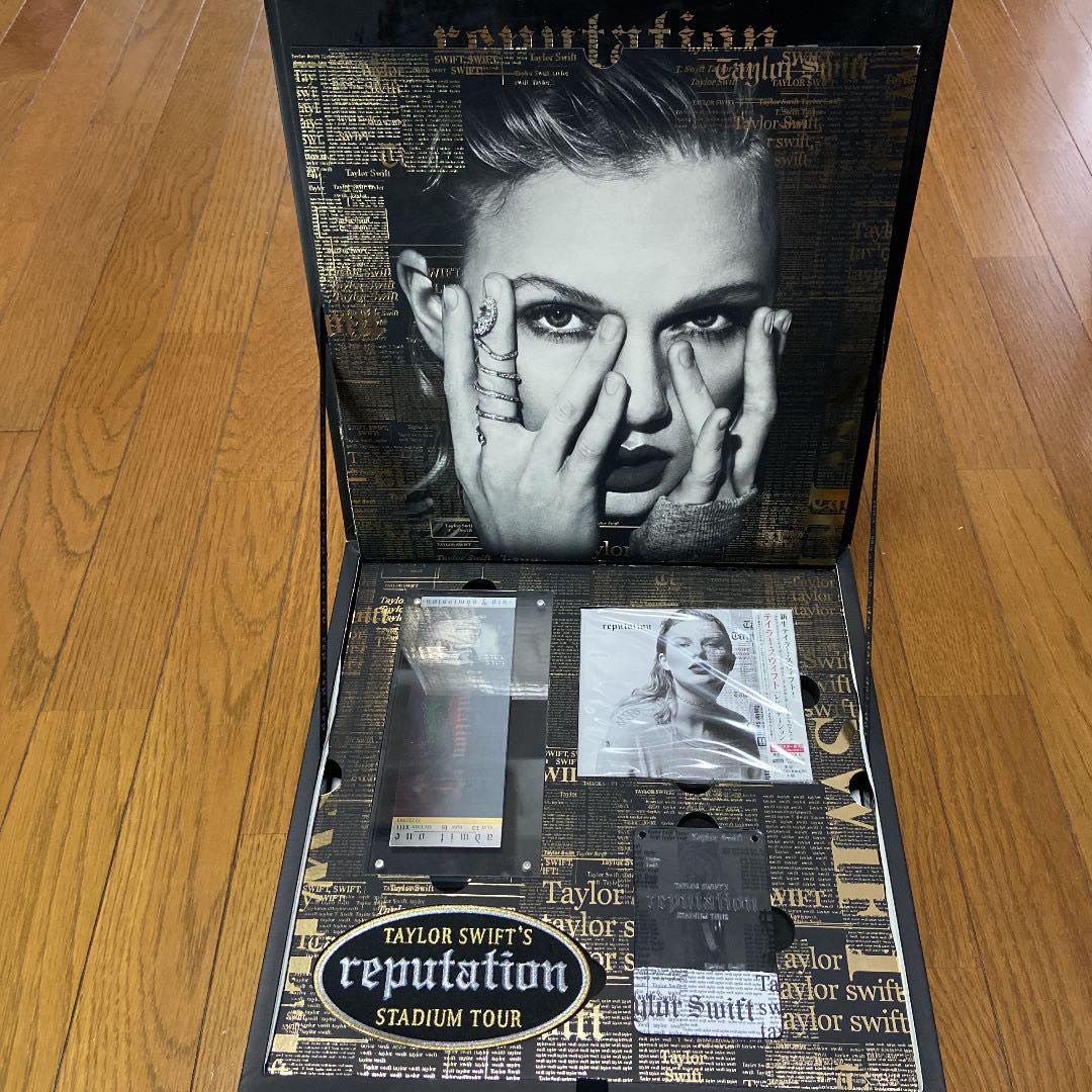 Taylor Swift Reputation VIP Box, Hobbies & Toys, Memorabilia ...