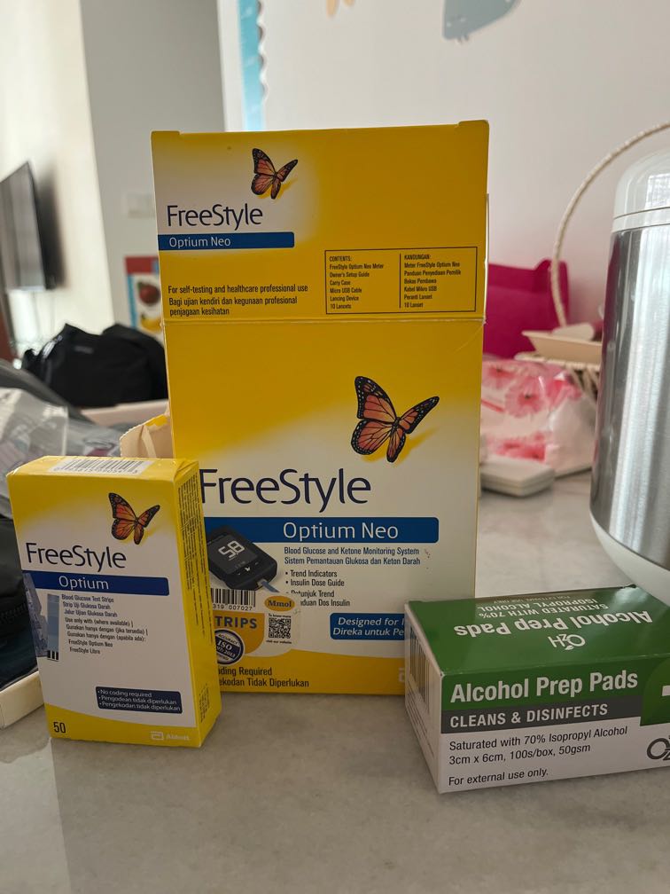 Freestyle Optium Neo with strips & alcohol pads, Health & Nutrition ...