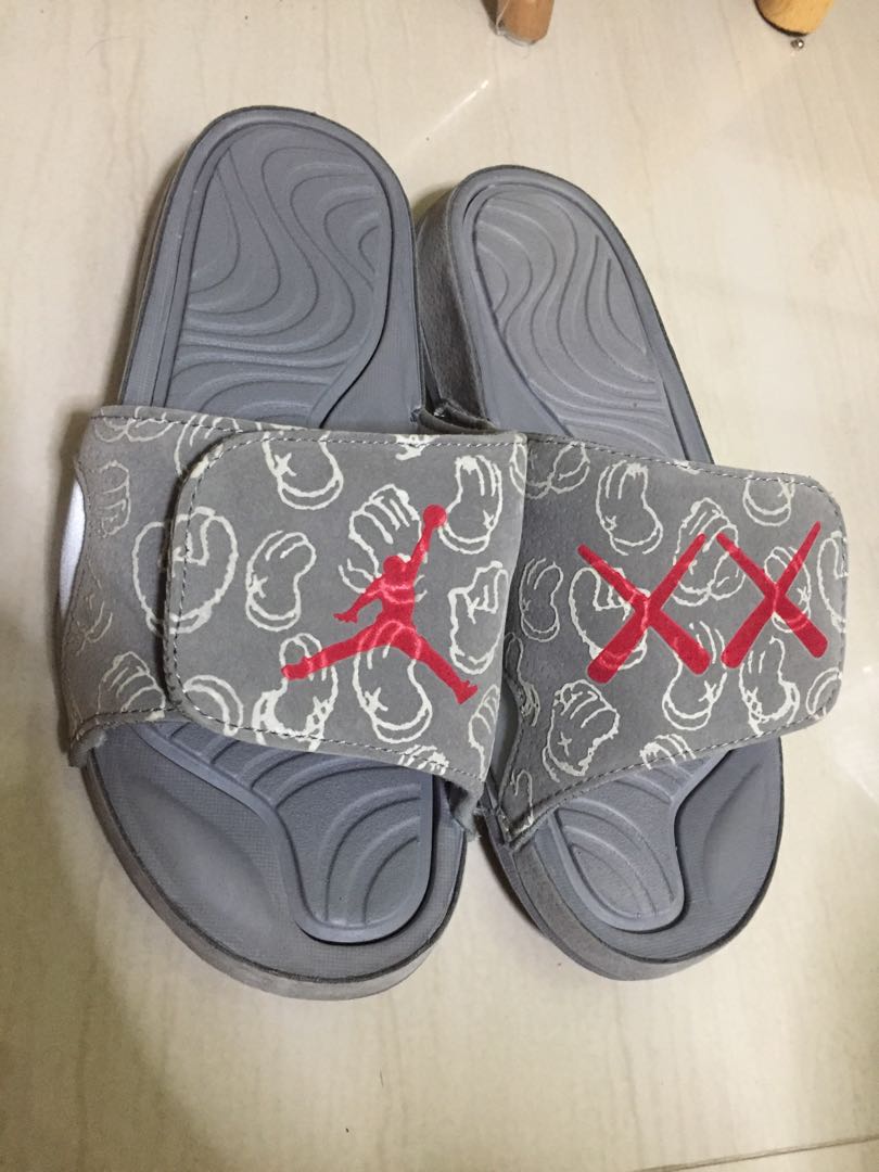 Glow in the dark kaws slides size 40 eur, Men's Fashion, Footwear ...