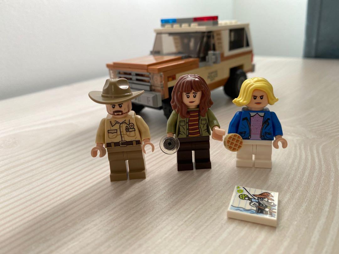 Lego Stranger Things 75810- Hopper’s Police Truck + 7 Minifigures ...