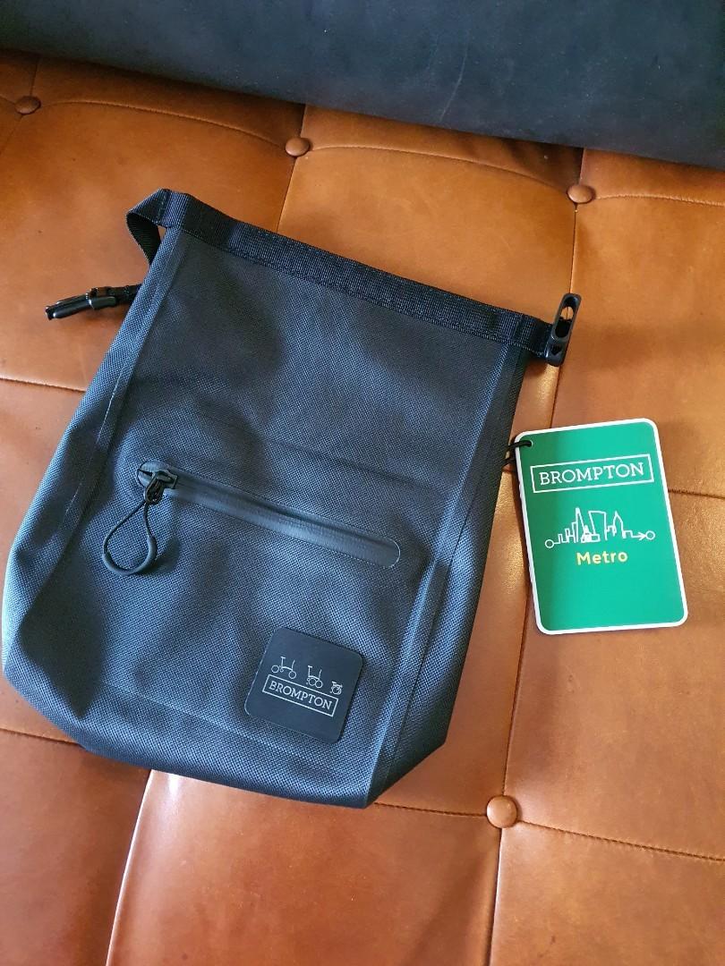Metro waterproofing pouch in black, Sports Equipment, Bicycles & Parts ...