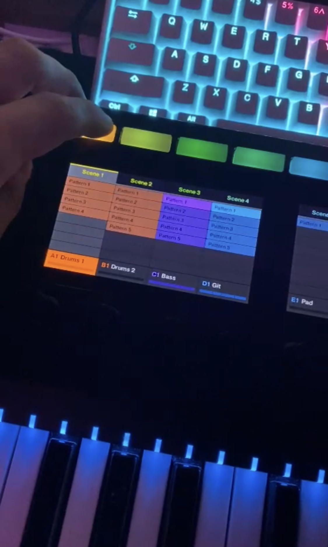 Native instruments S49 Mkii, Hobbies & Toys, Music & Media, Musical ...