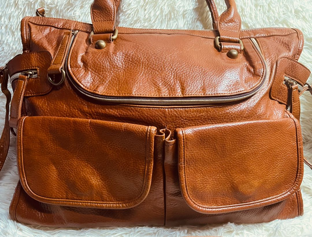 Nomination Korea Day Tour Leather Travel Bag, Hobbies & Toys, Travel ...