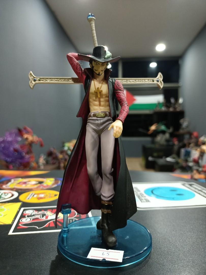 One piece styling Mihawk, Hobbies & Toys, Collectibles & Memorabilia ...