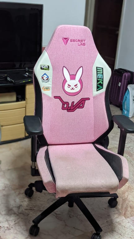 SecretLab Gaming Chair (Pink), Furniture & Home Living, Furniture ...