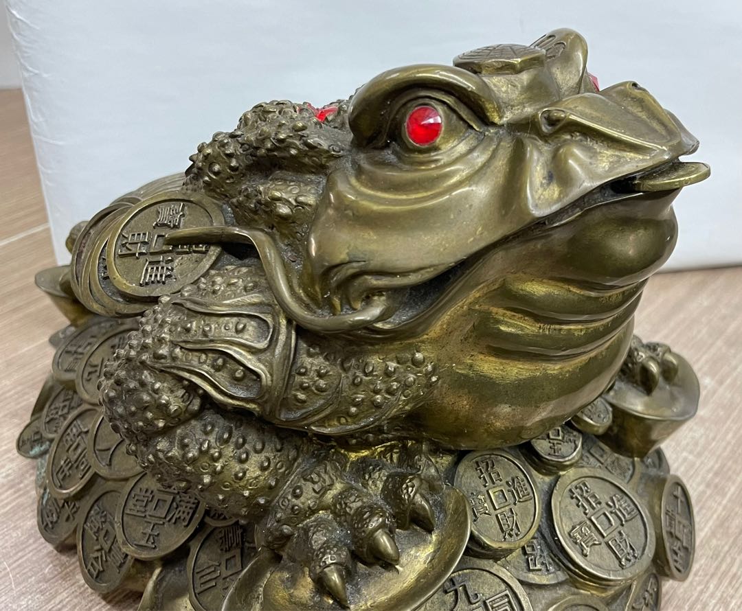 Three Legged Frog On Sale, Hobbies & Toys, Memorabilia & Collectibles ...