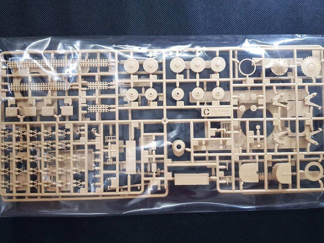 1/35 #13535 Academy German Panzer II Ausf F "North Africa" (2nd World ...