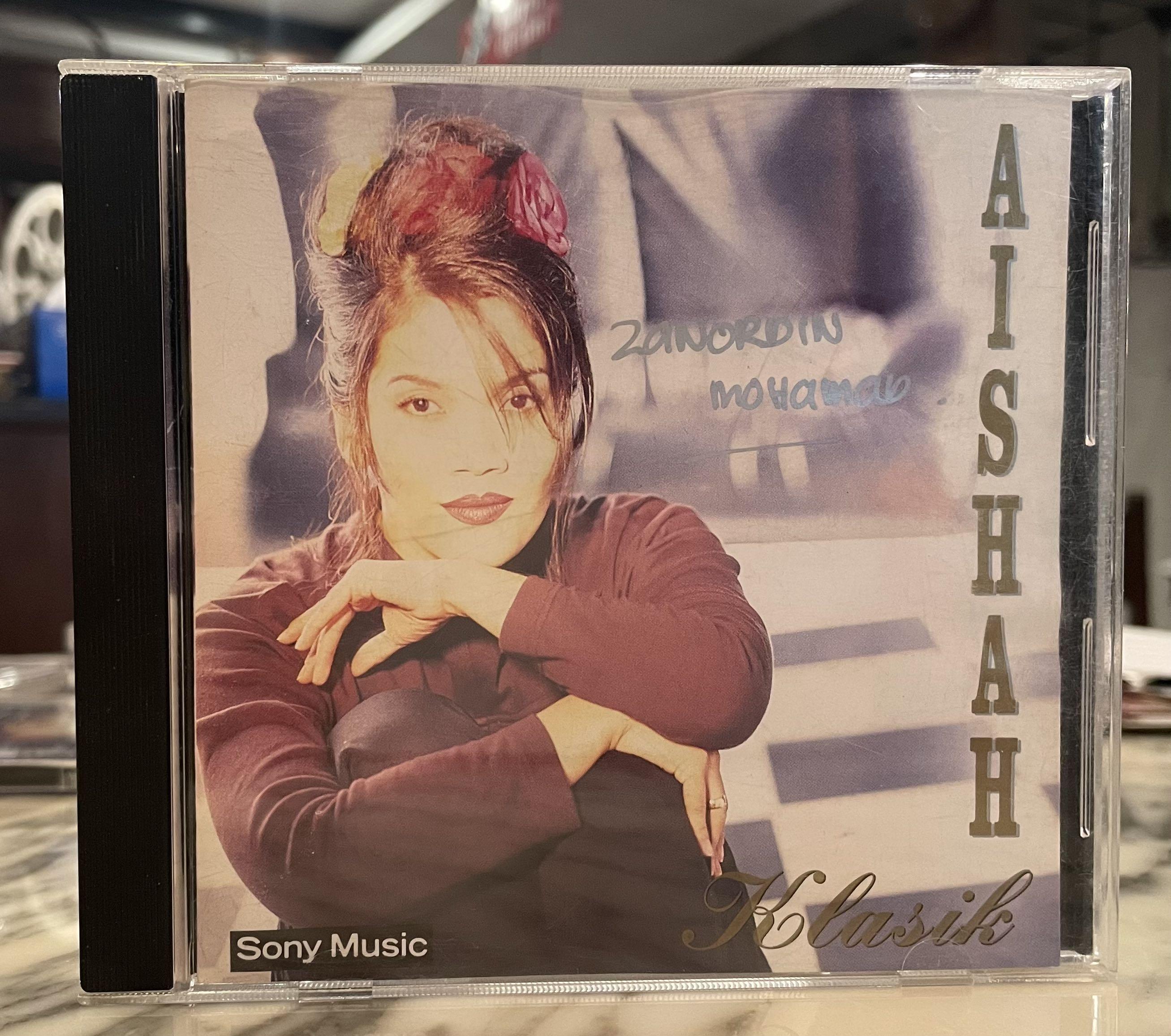 Cd Aishah - Klasik, Hobbies & Toys, Music & Media, CDs & DVDs on Carousell