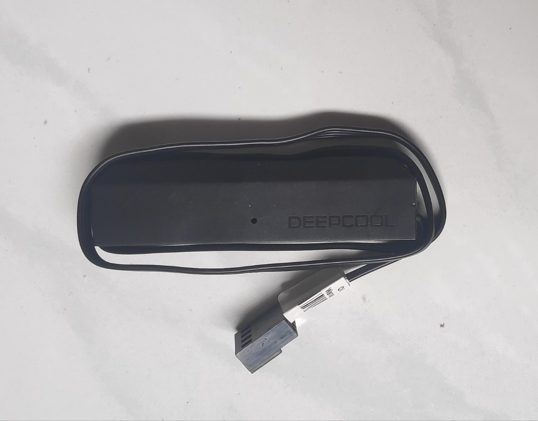 DeepCool 4-Pin Fan Hub/Fan Splitter (PWM-powered with 4 ports ...