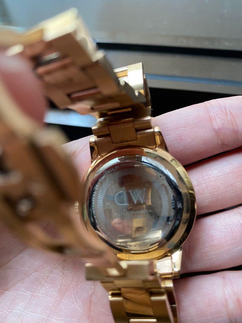 DW iconic link emerald (gold) 28mm, Women's Fashion, Watches ...