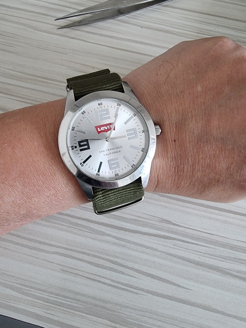 Levi's watch, Men's Fashion, Watches & Accessories, Watches on Carousell