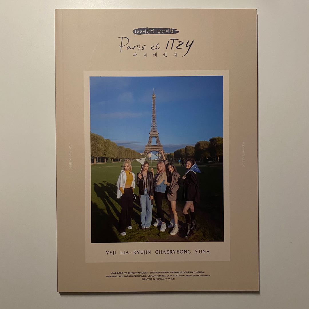 Paris Et Itzy Photobook Wannabe Pob Hobbies And Toys Memorabilia And Collectibles K Wave On Carousell