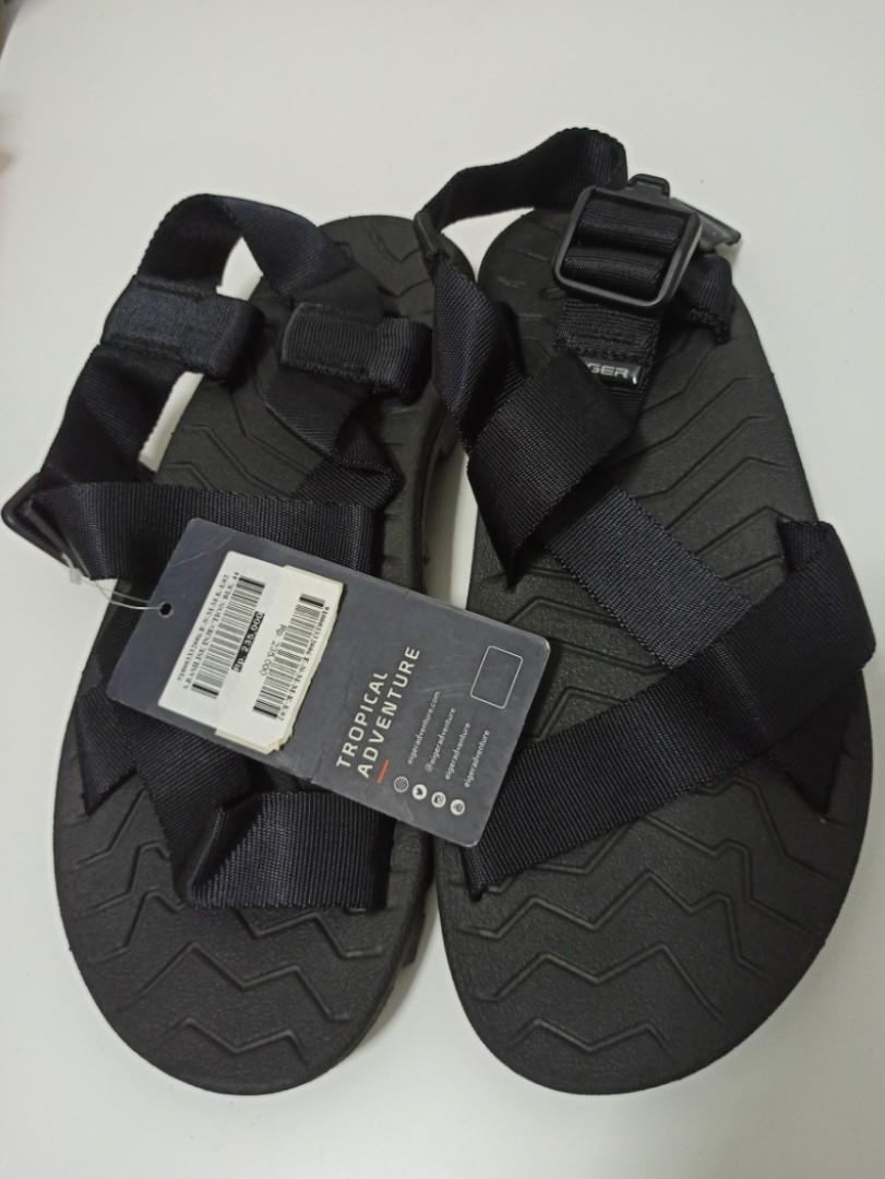 Sendal gunung EIGER new 44 dakota injection black sandal, Fesyen Pria ...