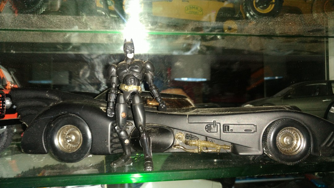 Usa iconic cars batman batmobile 2 by hotwheels + homvee same ig ...