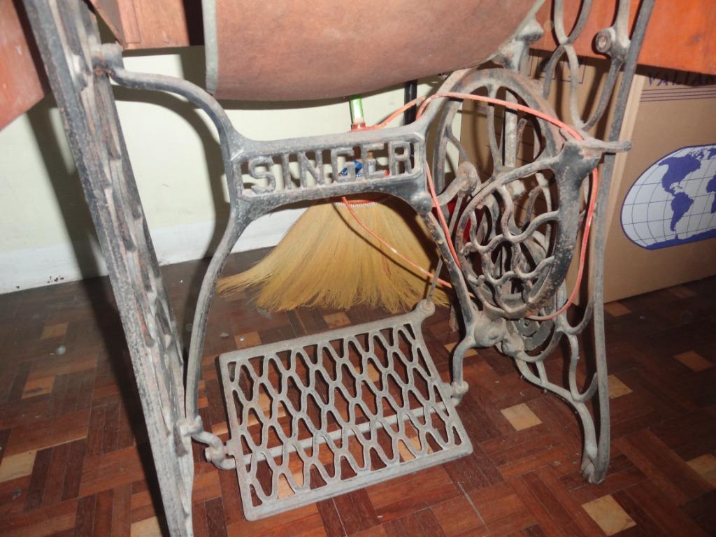 Vintage Singer Foot-driven Sewing Machine, Furniture & Home Living ...