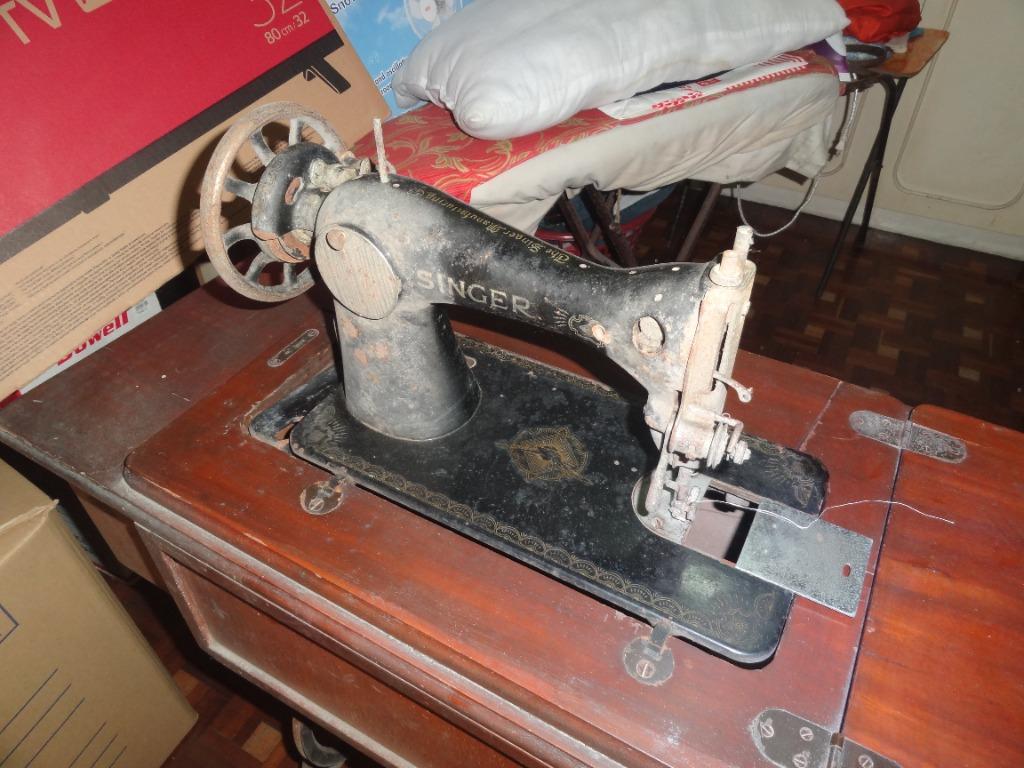 Vintage Singer Foot-driven Sewing Machine, Furniture & Home Living ...