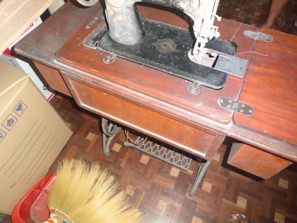 Vintage Singer Foot-driven Sewing Machine, Furniture & Home Living ...