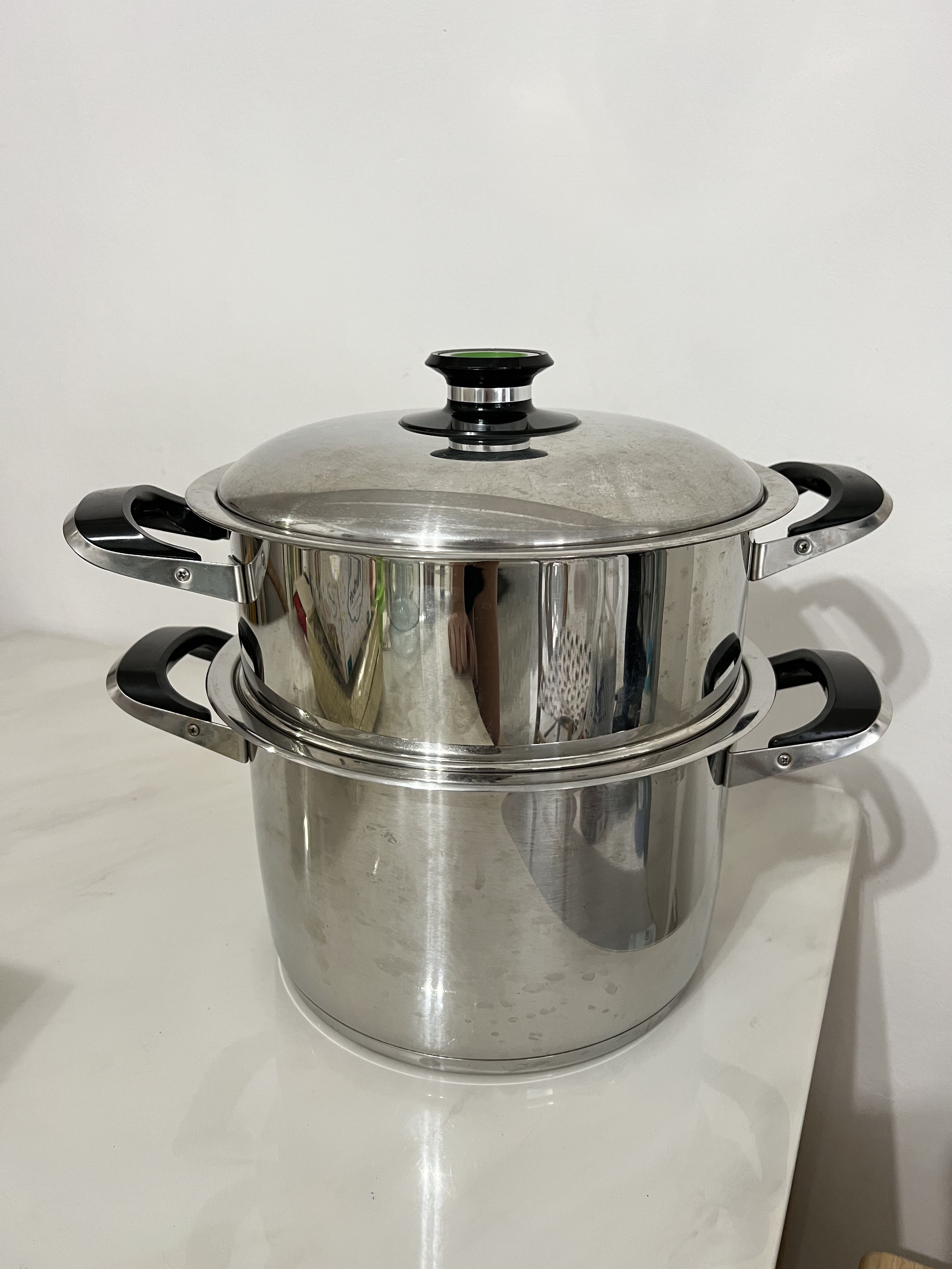 AMC Pot 24cm , Furniture & Home Living, Kitchenware & Tableware ...