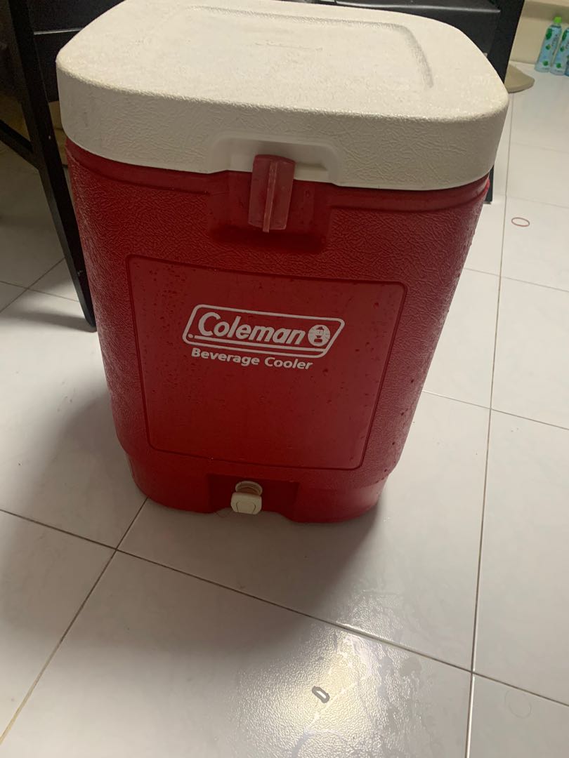 80L Coleman cooler box water dispenser, Sports Equipment, Hiking ...