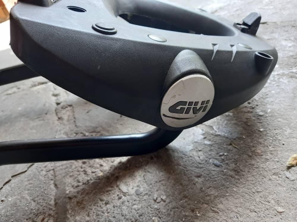 Givi Box come with Rack - Z250, Motorbikes on Carousell