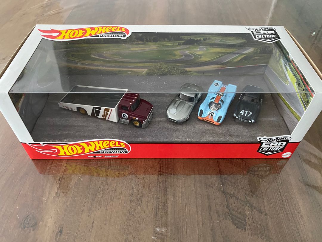 Hot Wheels Iconic Racers Diorama Set ( Hotwheels premium), Hobbies ...