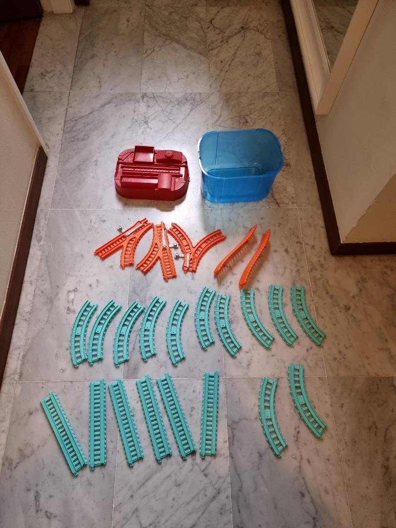 (New) Thomas & friends Trackmaster 25 piece track bucket, Hobbies ...