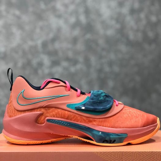 NIKE ZOOM FREAK 3 STAY FREAKY, Men's Fashion, Footwear, Sneakers on ...