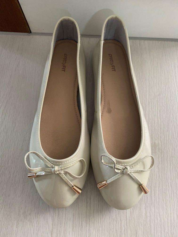 pretty fit shoes, Women's Fashion, Footwear, Flats on Carousell