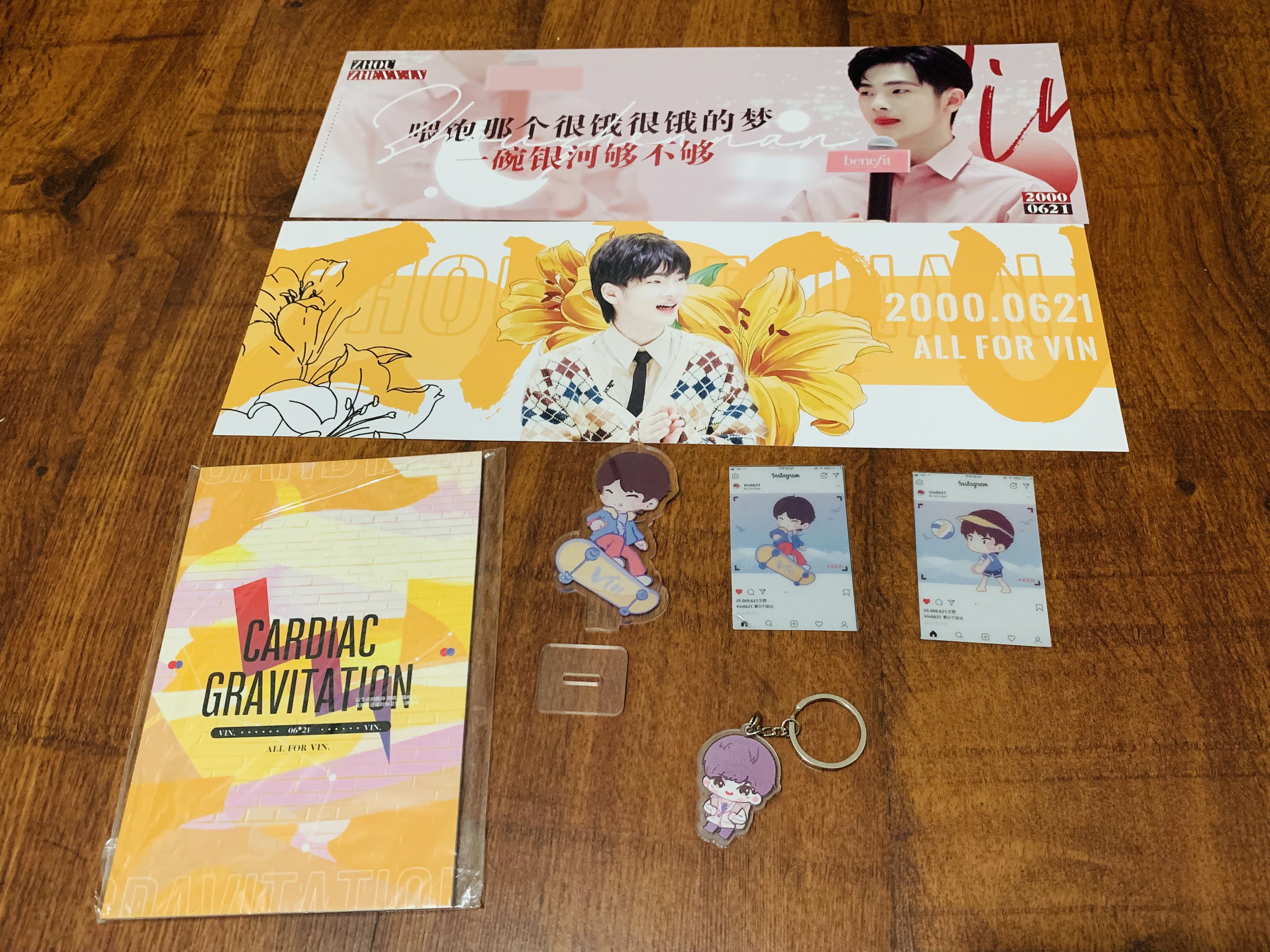 R1SE Vin Zhou Zhen Nan Mini Photobook set, Hobbies & Toys, Memorabilia ...