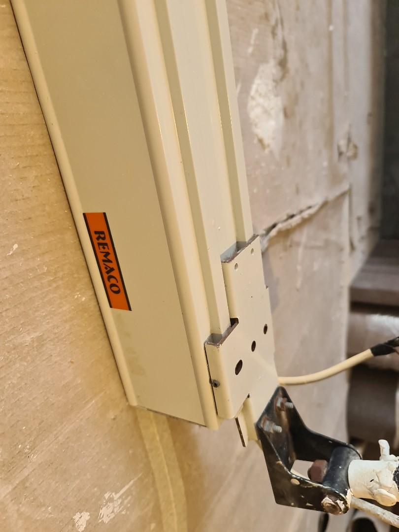 Remaco Motorized Projector Screen, TV & Home Appliances, TV ...