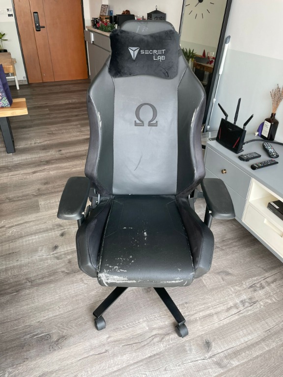 Secretlab OMEGA 2018 - BLACK (w/ Suede) (Used), Furniture & Home Living ...
