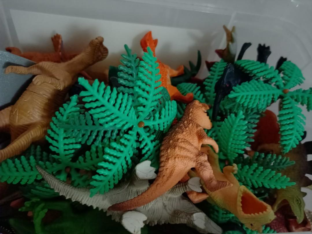 Toys R Us Animal Zone dinosaurs, Hobbies & Toys, Toys & Games on Carousell